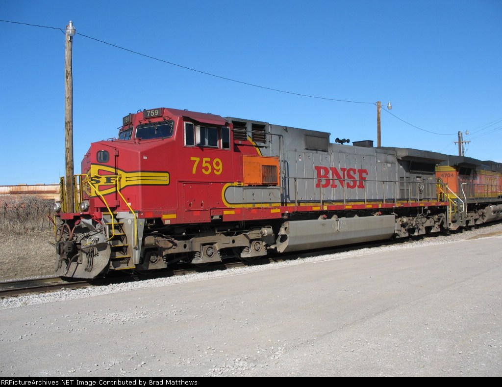 BNSF 759 makes a pit stop